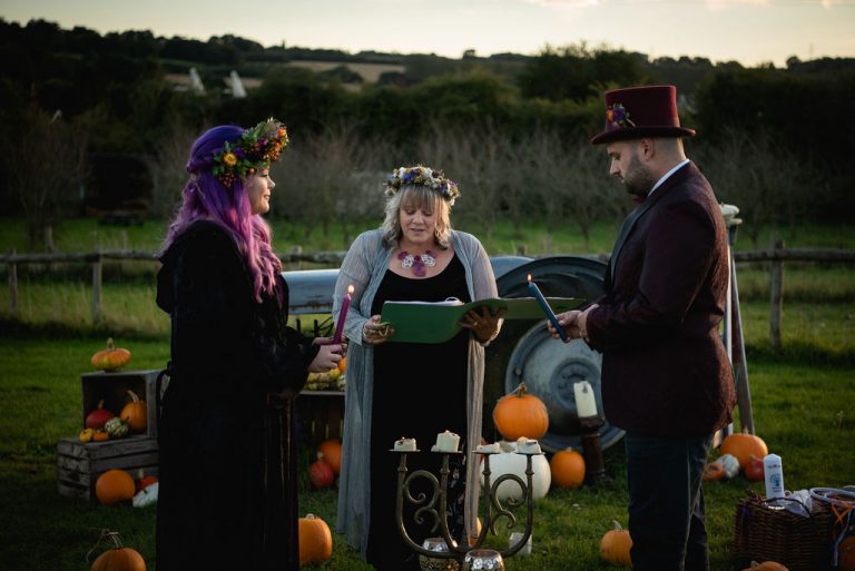 Celebrant Kate – celebrating life and love from beginning to end